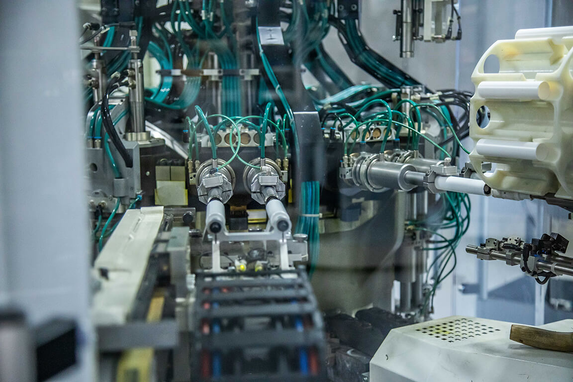 Extruded Tubes Manufacturing | Axium Packaging Inc.